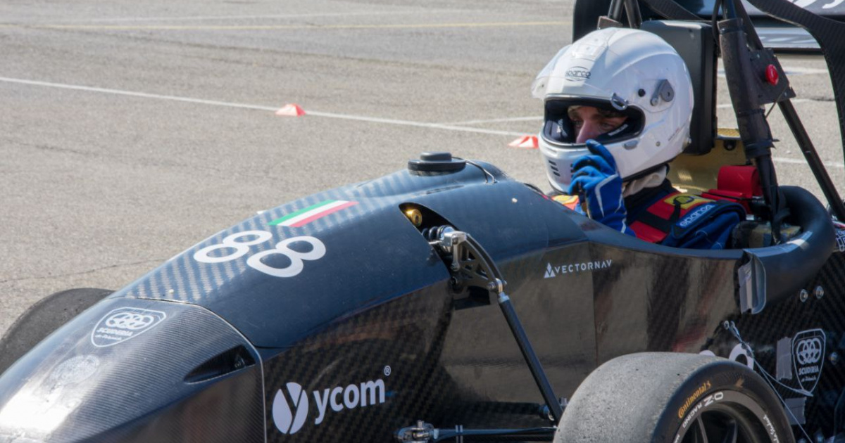 26 giugno: presentazione della squadra e della nuova vettura elettrica ...